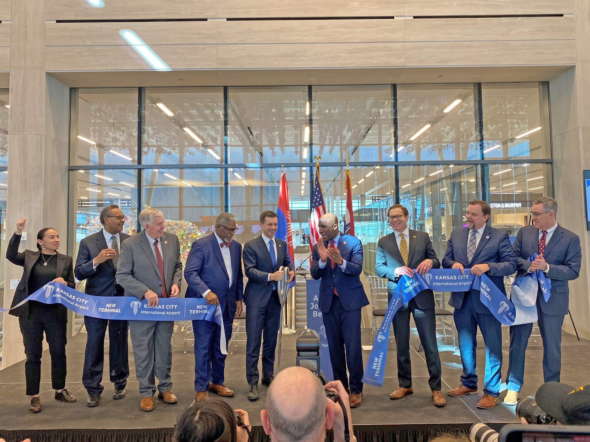 New 40-gate terminal at Kansas City International Airport opens ...